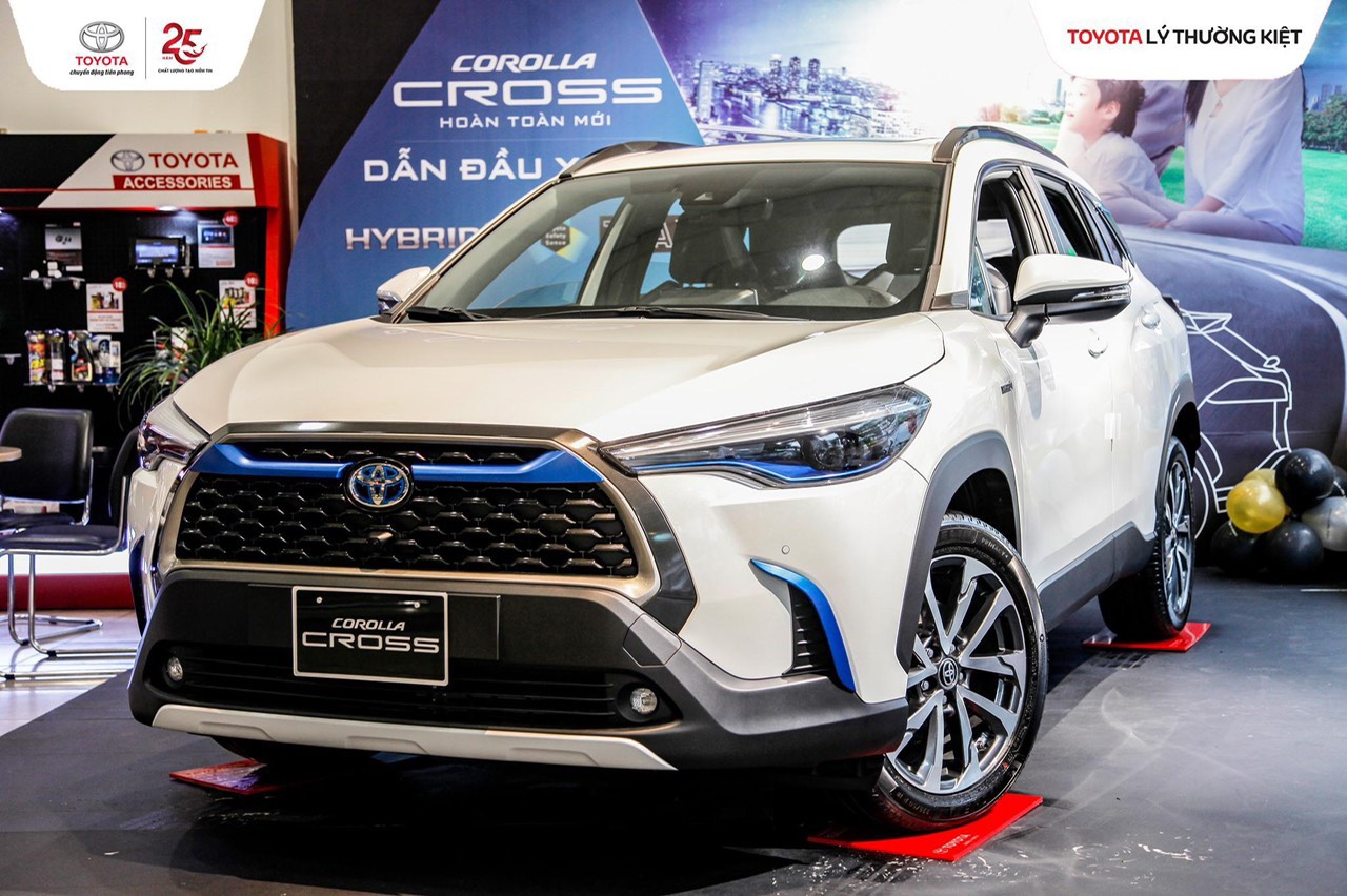 TOYOTA CROSS GIAO NGAY - GIÁ TỐT NHẤT